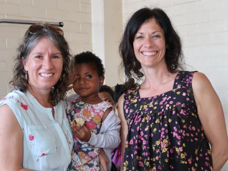 Reaching out to the community - Mama Care Ministry at the Goroka ...